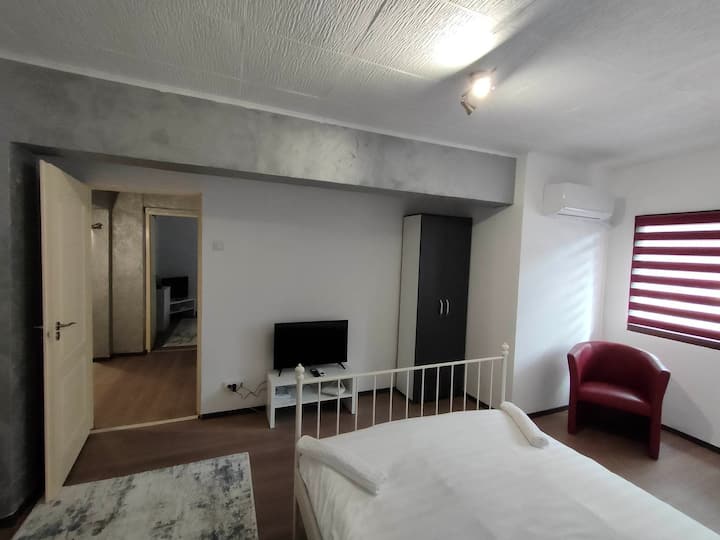 Apartament 2 Camere Andi 3 - Băile Herculane