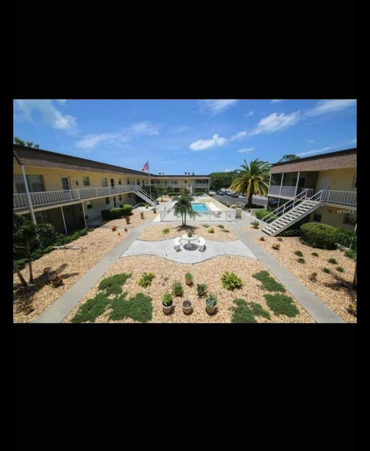 2 Bedroom 2 Bath Condo On Venice Island With Heated Pool And Bonus Room - Venice, FL