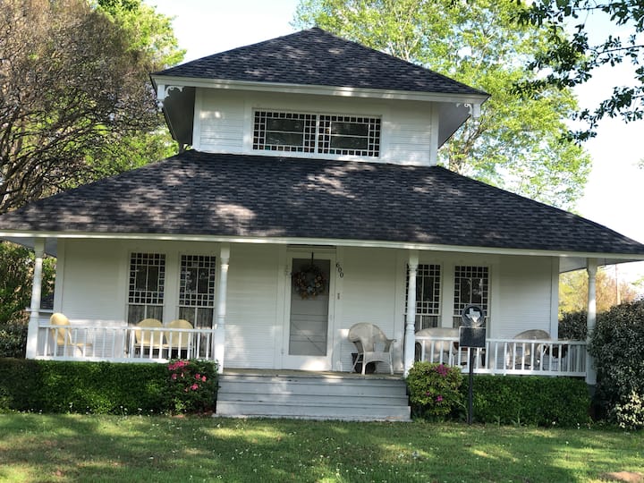 Charming 100-yr. Old Bungalow - Henderson, TX