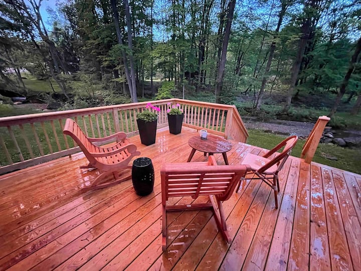 The Creek House Private Home & Scenic Grounds - Finger Lakes