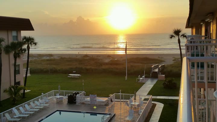 Gorgeous Updated Ocean View Condo - Cocoa Beach, FL