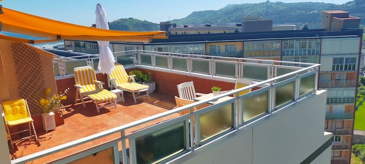 Coqueto áTico Con Terraza Y Vistas Espectaculares - Laredo, Spain