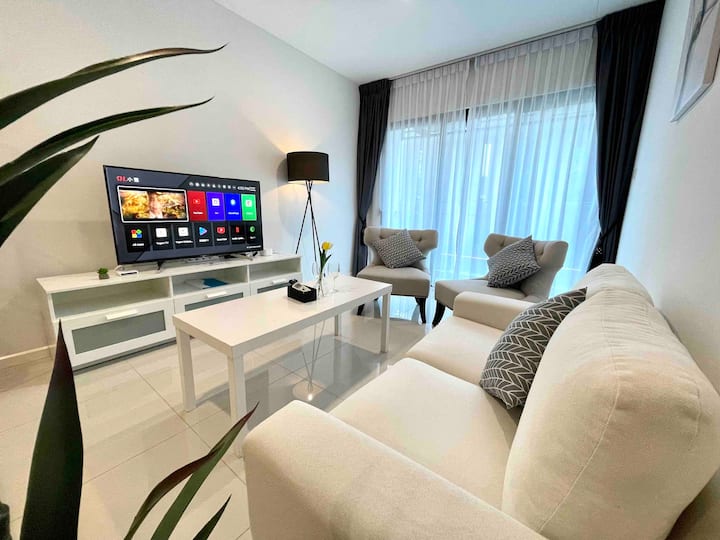 Luxe Suasana With Hot Tub Nr Jbcc&cs Ciq 3br@8pax - Yishun