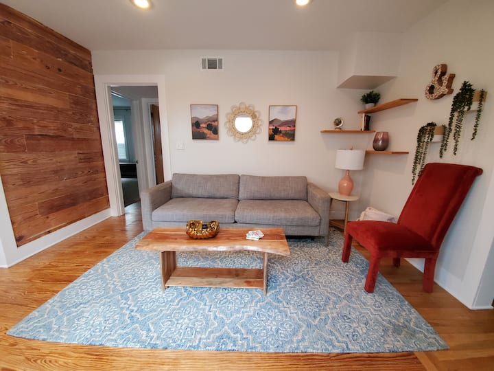 Downstairs, 2 Bedroom Home | Downtown + Heights - Houston, TX