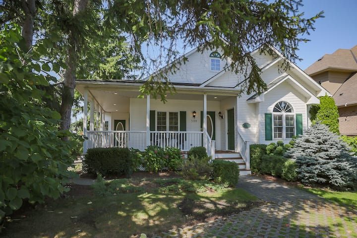 Vintner's Cottage, A Charming, Friendly Retreat - Niagara-on-the-Lake