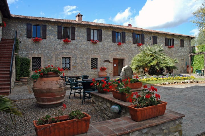 Farmhouse Apartments - San Gimignano
