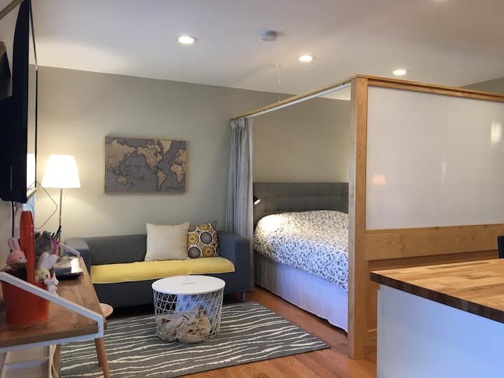 Secluded Guest Studio W/ Gorgeous Golf-course View - Issaquah