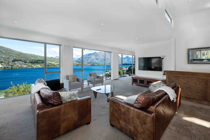 Queenstown Stunning Lake View Holiday Home - Lake Hayes