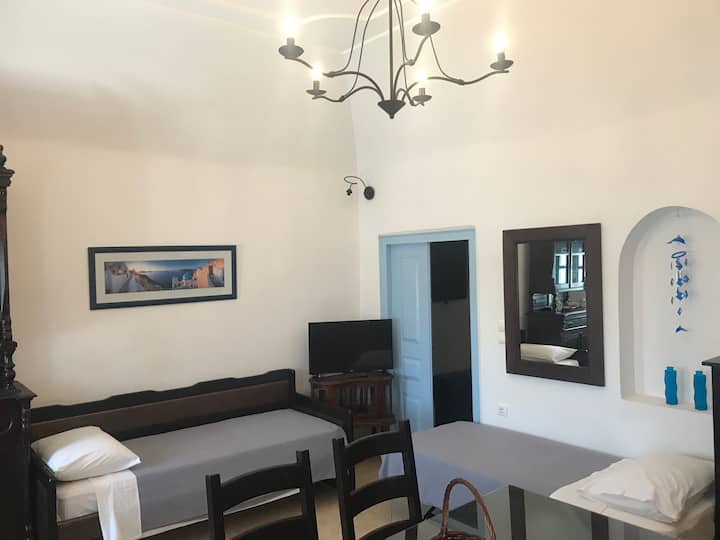 Katsinaros House - Santorini