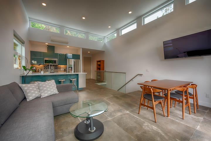 Modern 3 Bedroom, 3 En Suites, Dog Friendly Loft In Mckinley - Kelowna