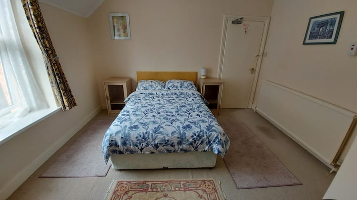 Double En-suite Room, 15 Mins Walk From The Sea - Shanklin