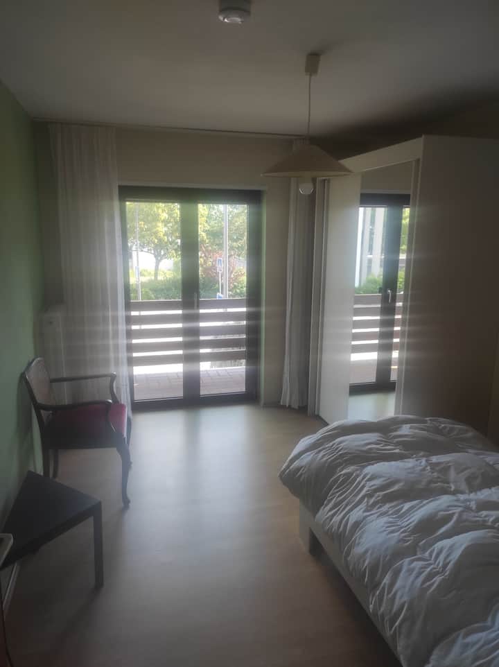 Großes Zimmer Mit Balkon Und Garten - Neustadt an der Weinstraße
