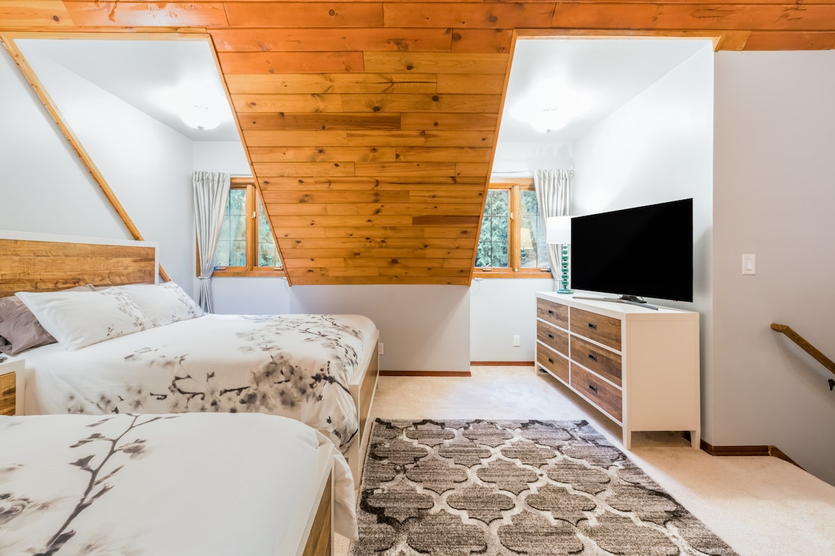 River's Edge Retreat - Chalets for Rent in Fall City, Washington ...