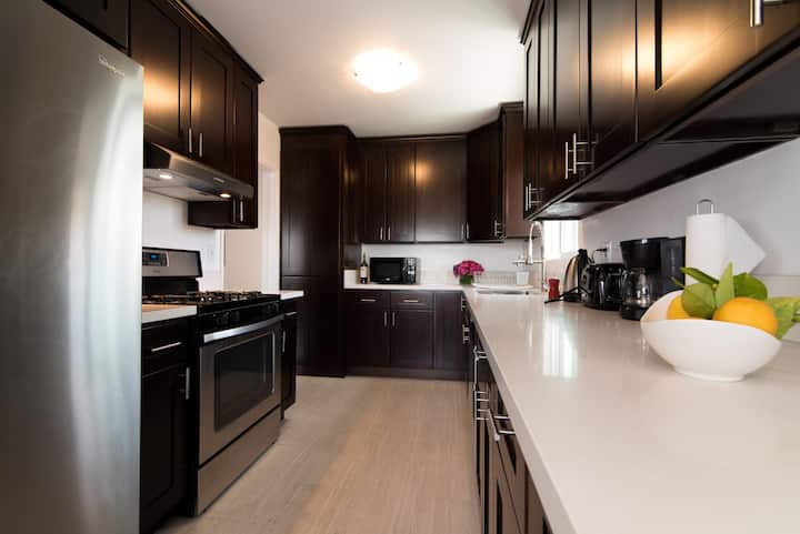 2 Bdrm Culver (2nd Floor) - Culver City, CA