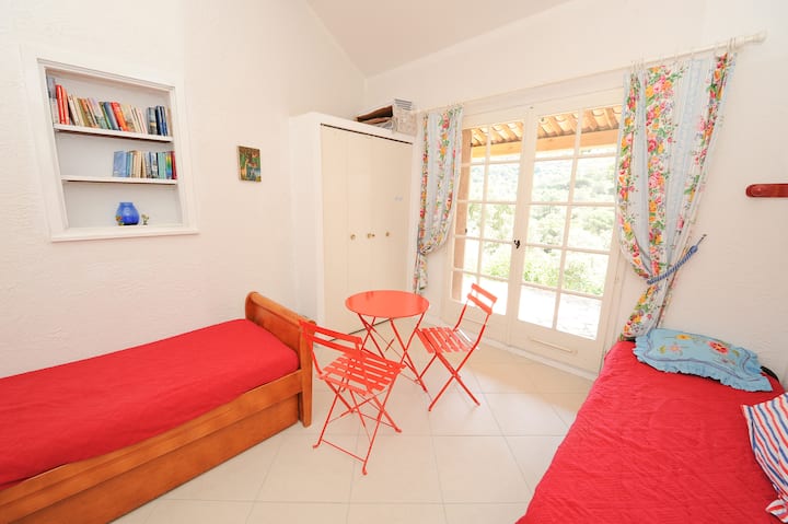 Studio Vue Sur Vallon/pinède. Tennis Partagé - Ramatuelle