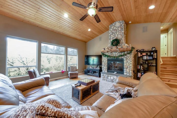 Escape The Rush! Relax By Lewis Creek @Creeksideb - Yosemite National Park