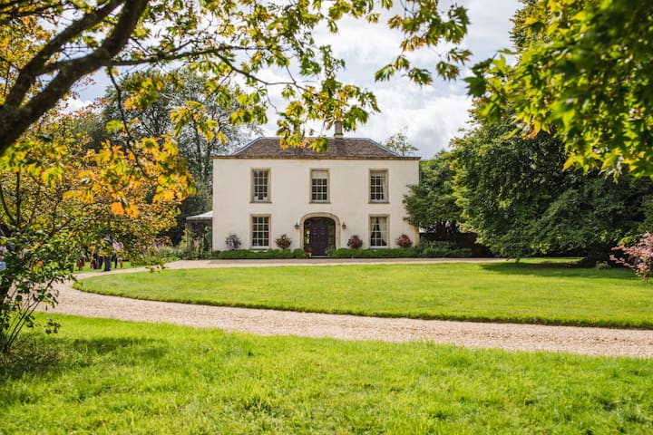 Kingscote Park Mansion House, Cotswolds - Wiltshire