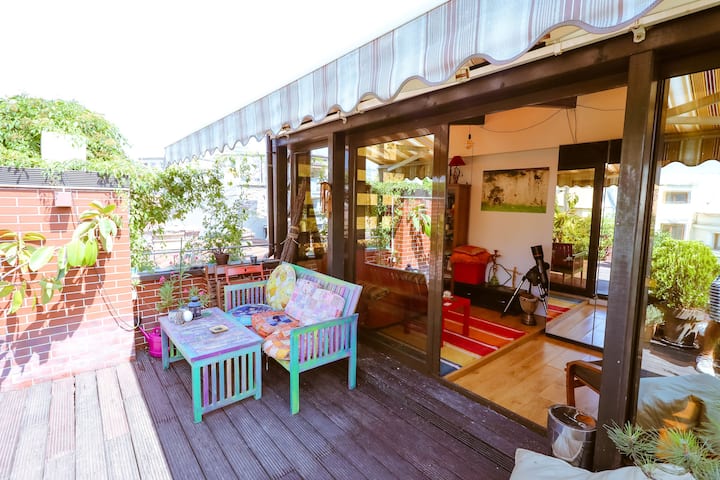 Old Town Bohemian Apartment With  Green Terrace - Bucharest