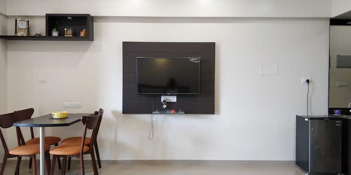 Fully Furnished Studio Apartment With Lake View - Lavasa