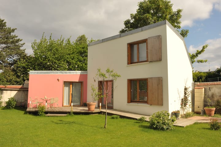 Le Chat Rose - Eaubonne