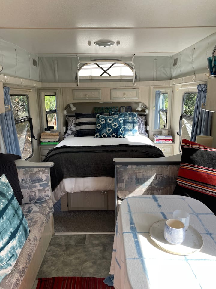 Bobbie At Broken Head - 班加洛