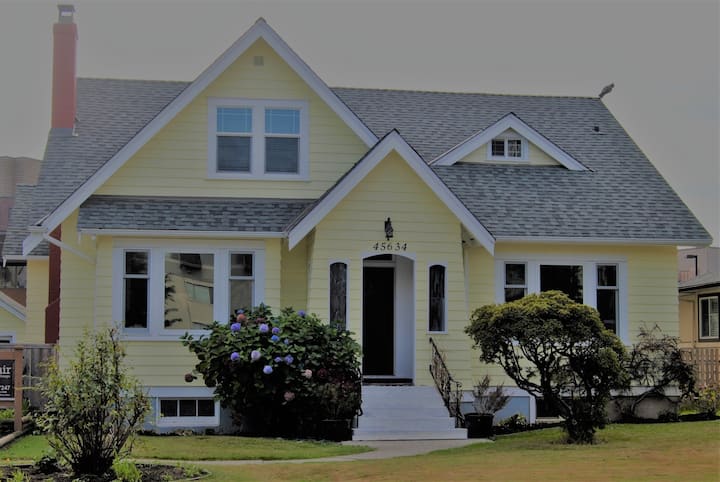 Beautiful Clean And Bright Heritage Home - Chilliwack