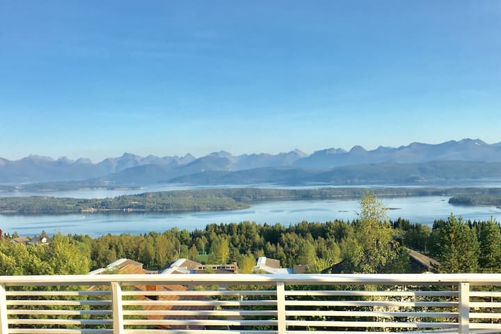 Big Familyhouse In Molde With Fantastic  View - Molde