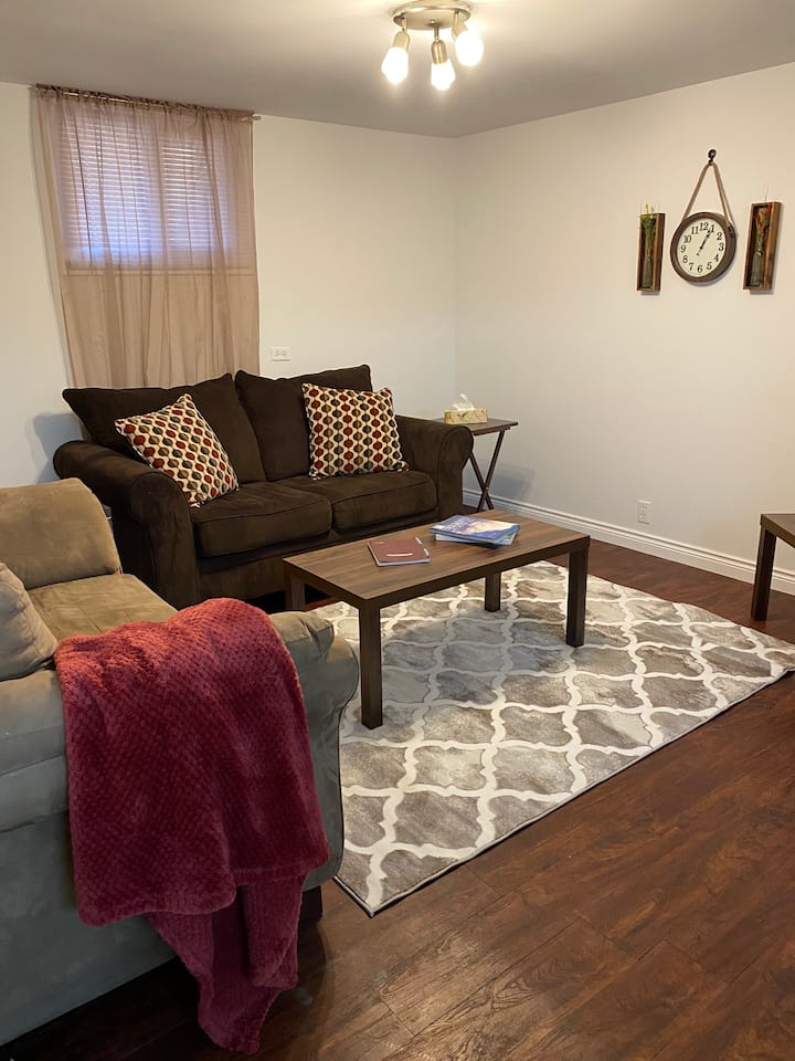 Cozy Basement Suite Across From The Hospital - Lethbridge