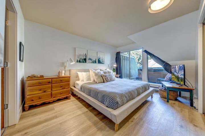 Lagoons: 3 Bedroom With Private Hot Tub + Parking! - 威士拿