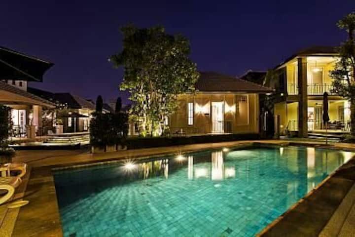 Sala Villa Met 3 Slaapkamers En Zwembad - Pattaya