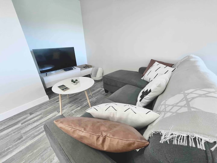 Spacious 2 Bedroom/cityview Close To Amenities! - Kamloops