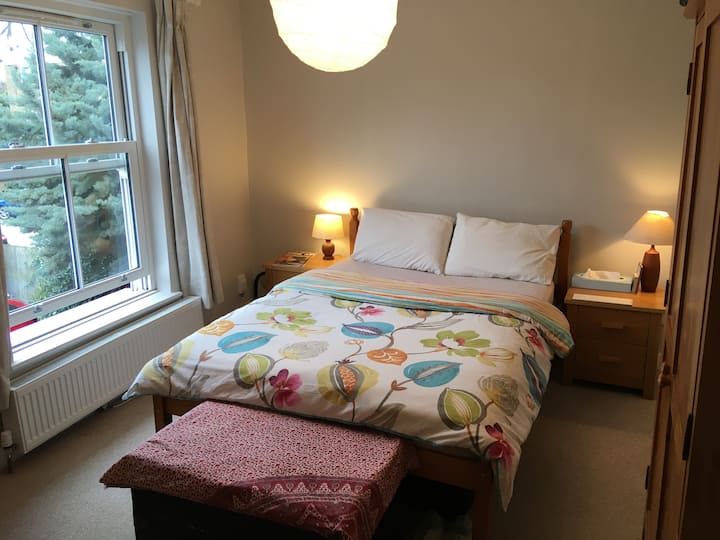 Cottage In Sw London: River, Royal Parks, Trains - Twickenham