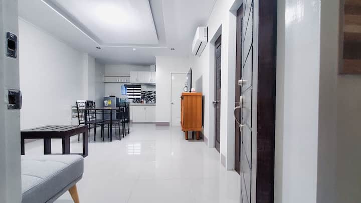 Spacious 2-bedroom Unit With Parking - Davao City