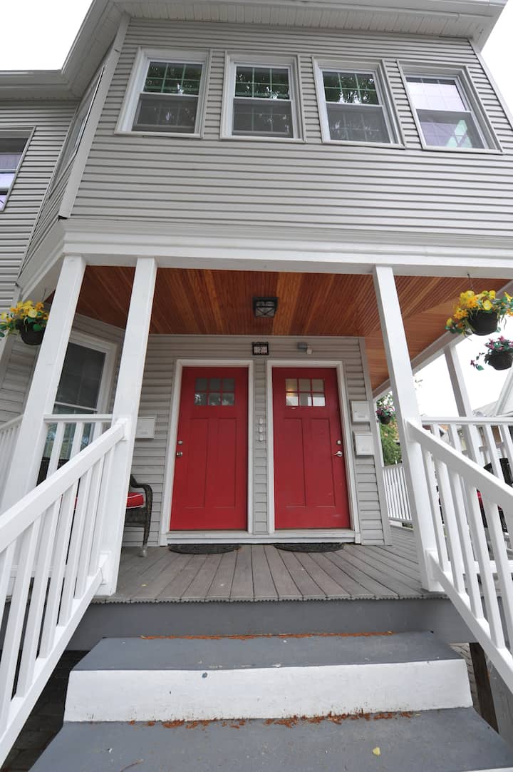 Clean Apt Near Boston/cambridge, Harvard, Mit With Parking - Great Reviews! - Cambridge