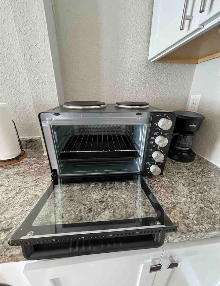 Cozy Remodeled Studio Near The Beach - Clearwater, FL