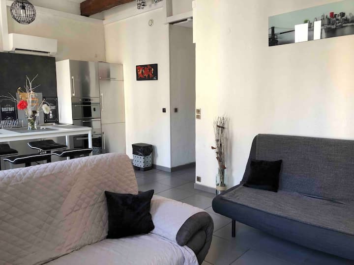 Grand T2 Climatisé Centre Ville Castellane - Marseille