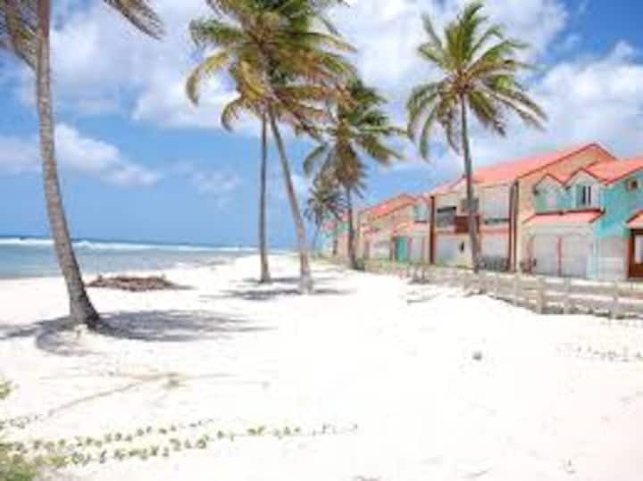 F3 Avec 2 Piscines Et Accès Plage - Guadeloupe