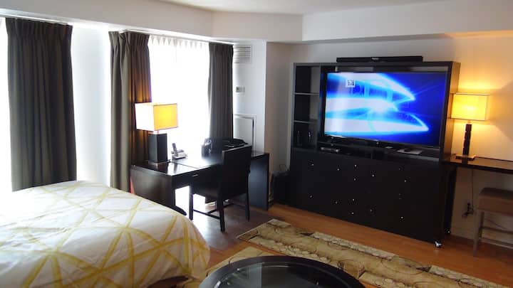 *** Condo In Hotel *** - Toronto