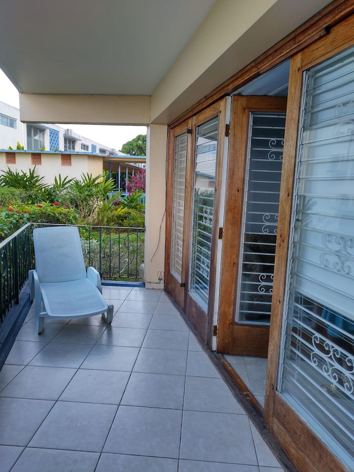 Carib Tropical Getaway Beachside Apartment - Ocho Ríos