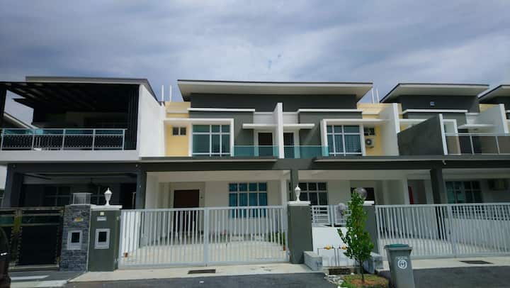 2stry|4r3b|ac|300mbps|astro|androidtv|datmos Sndbr - Batu Pahat