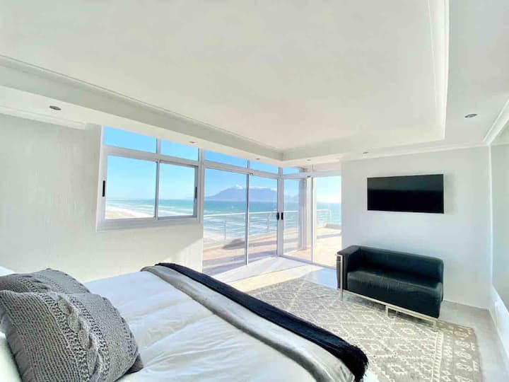 Cape Town Luxury Penthouse Ocean View Beachfront - Parklands
