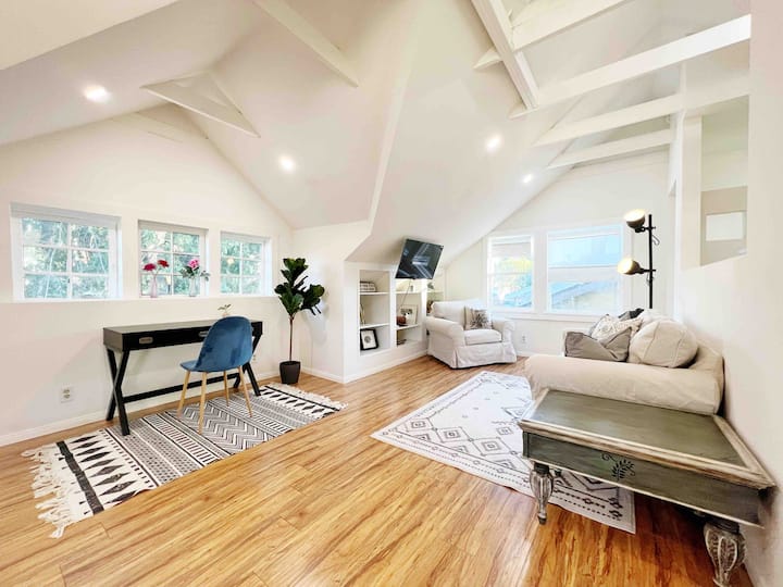 Awesome Cottage W/ Views - Los Angeles