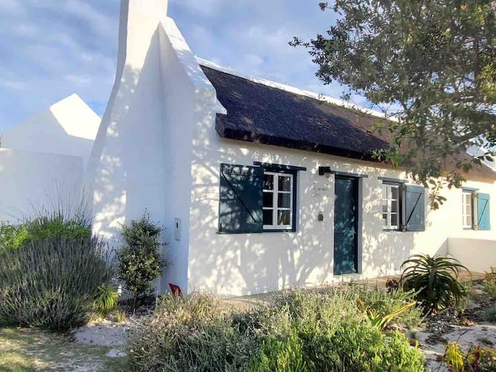 Oppi Stoep family seaside cottage - Cottages for Rent in Struis Bay ...