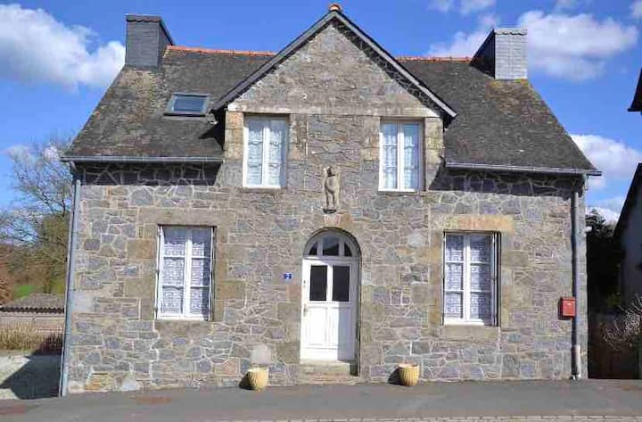 Spacious Family Home - Brittany