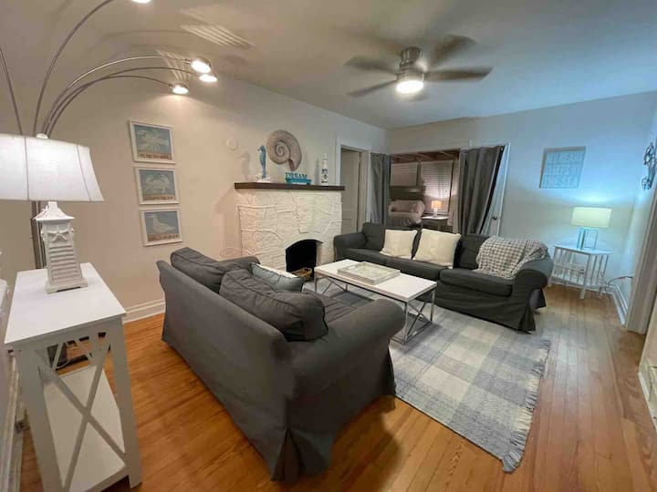 Cheerful 3-bedroom Cottage/heart Of Dwntn Delray!! - Delray Beach, FL