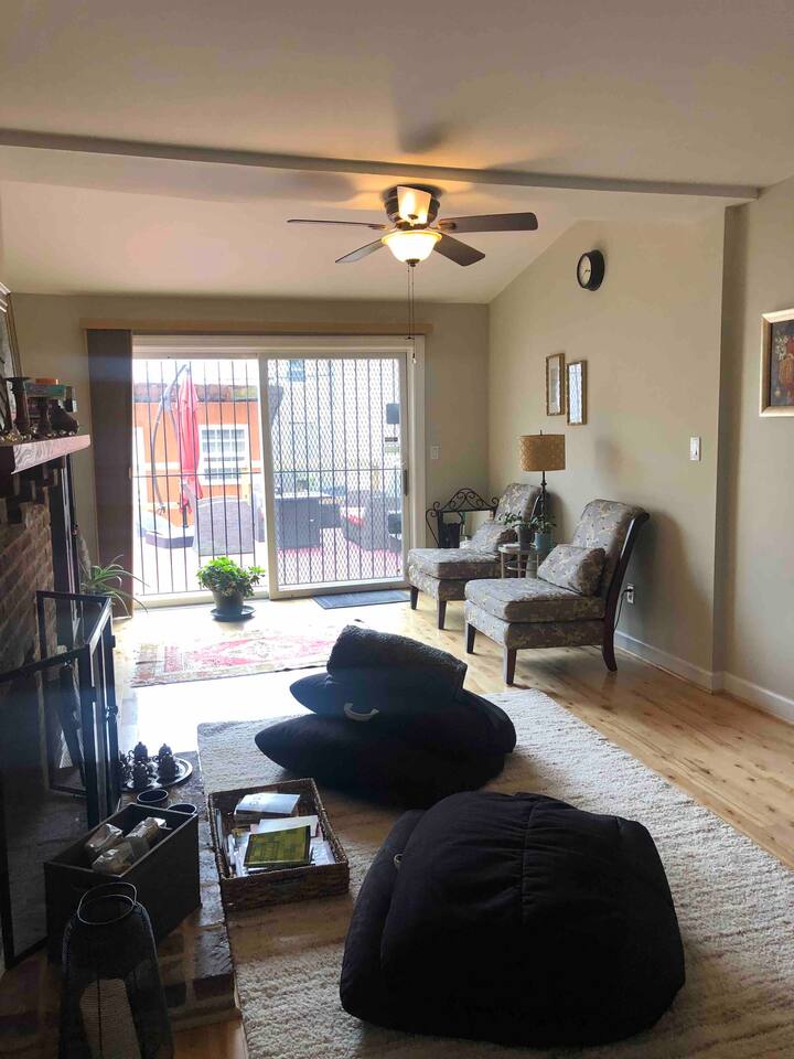 Cozy Ensuite/jacuzzi/harbor/convctr/parking/sports - Baltimore