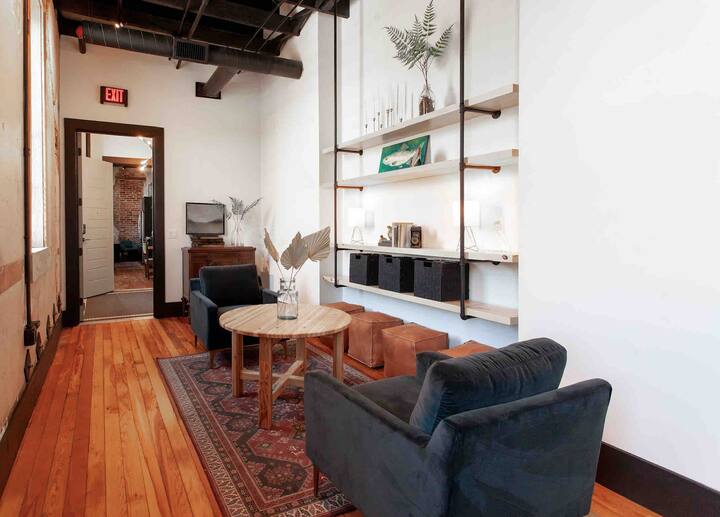 Upscale Loft Studio On Main St. - Heber Springs, AR