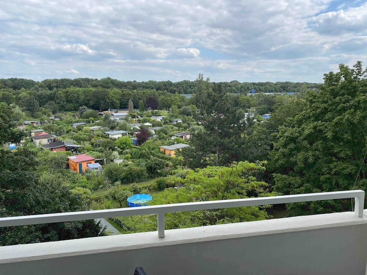 Moderne Eigentumswohnung Mit 2 Balkonen - Köln