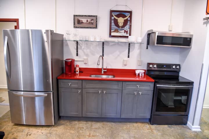 Alabama Boutiq Hotel: #7 Sleeps 4 With Kitchen - Tuscaloosa, AL