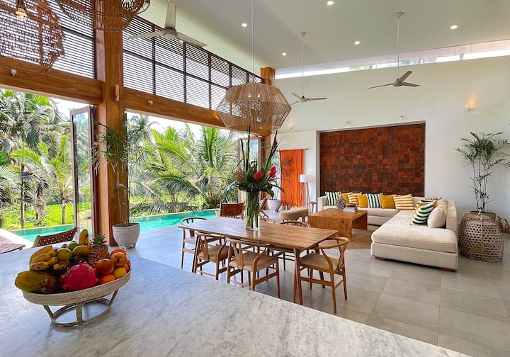 Spacious 4br Contemporary Villa With Breakfast - Ubud